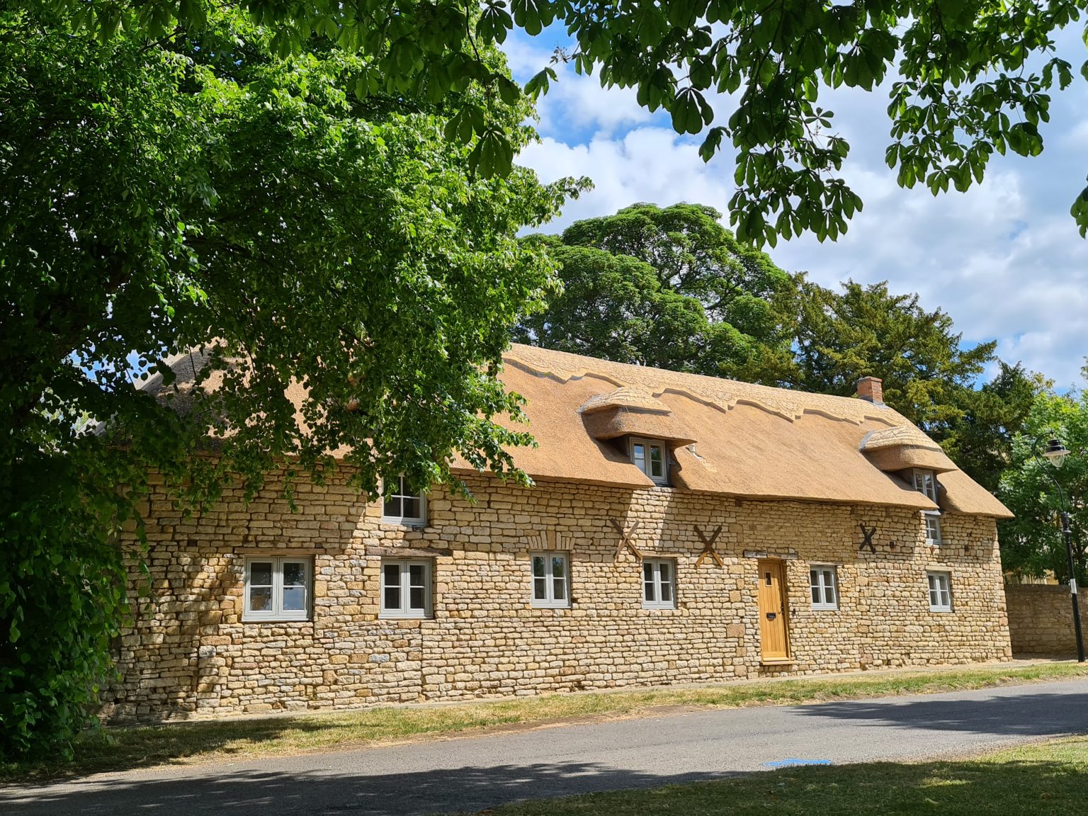 Reed Roof Thatching Services | Complete Thatch | Simply Thatch