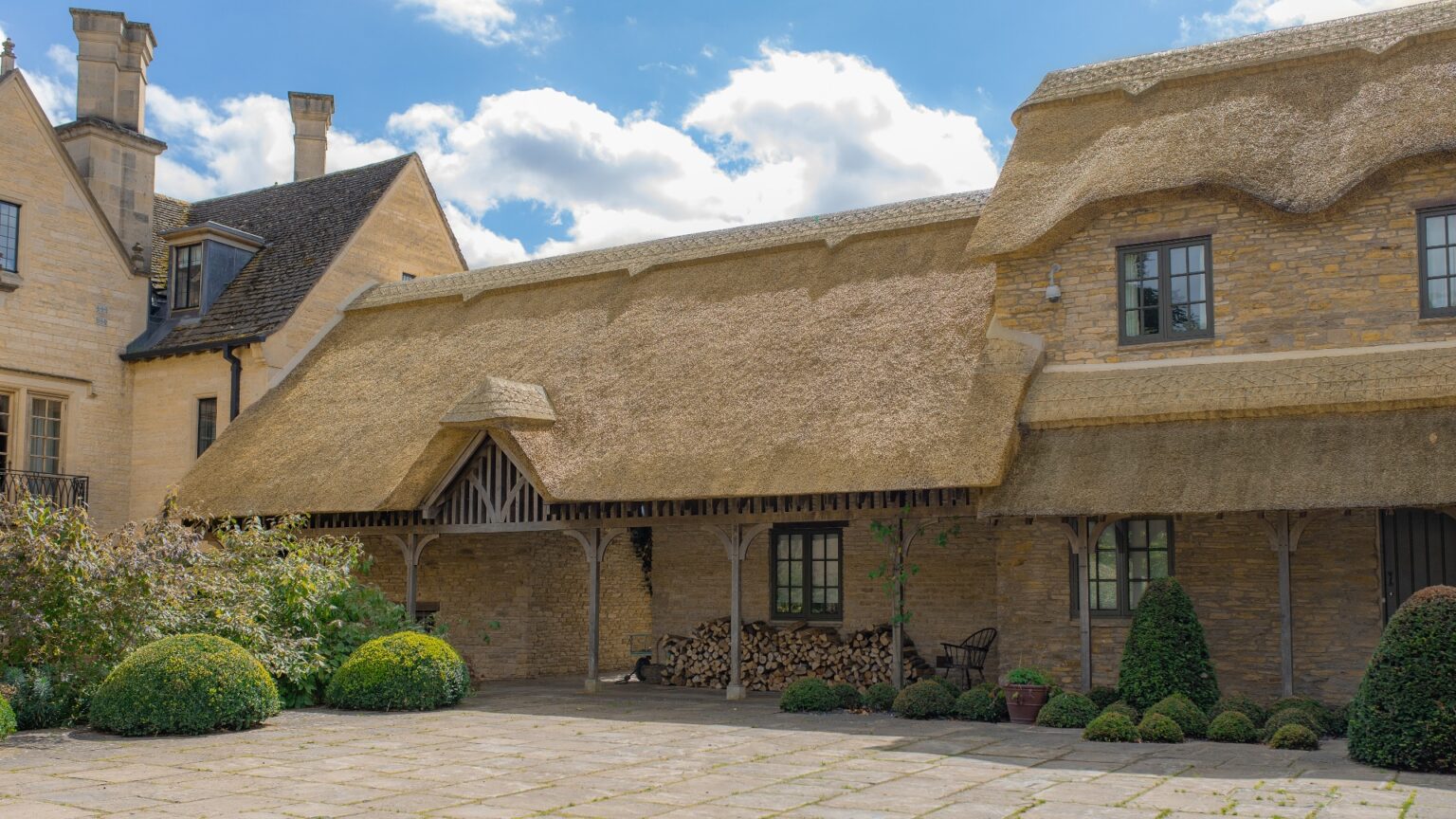 Portfolio image 9 - Simply Thatch
